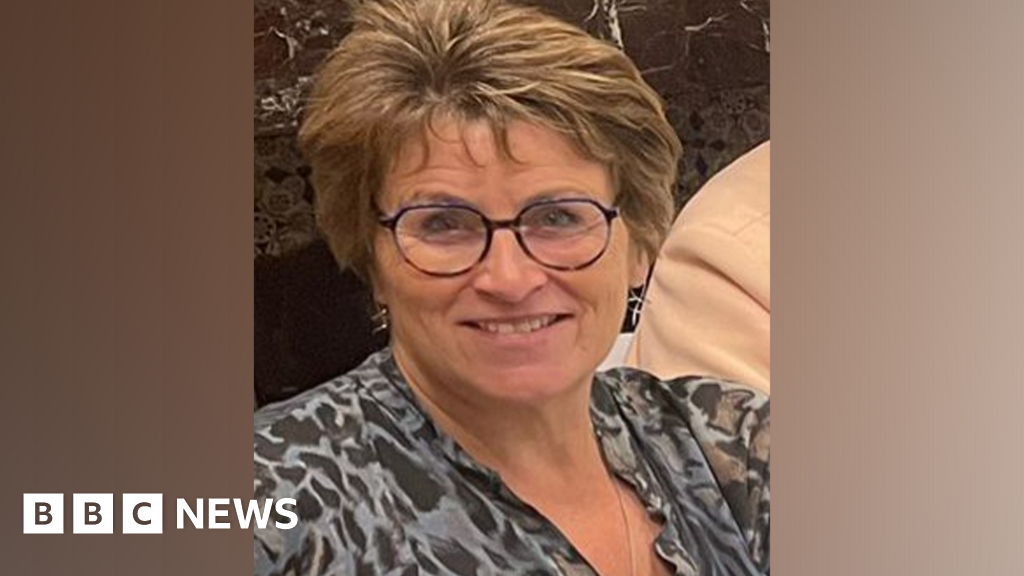 Walsall's Samaritans branch in plea for £250k to keep running - BBC News