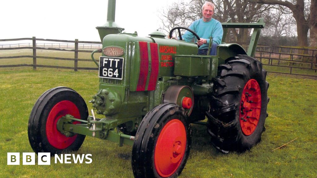 Vintage tractors sell for £170,000 at farm auction - BBC News