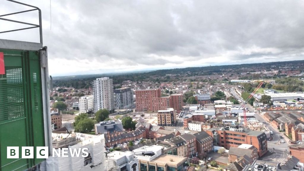 Reading landmark office to offer 'sweeping views' of town - BBC News