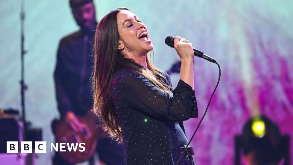 Alanis Morissette: Welsh singer says supporting star is nuts