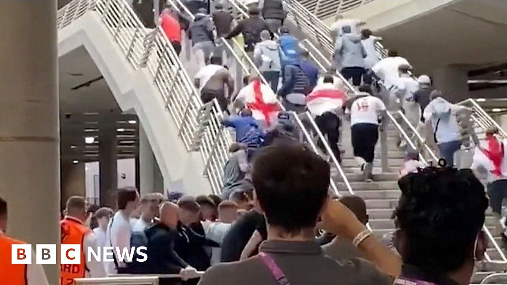 Euro 2020 final: Video shows fans breaking into Wembley - BBC News