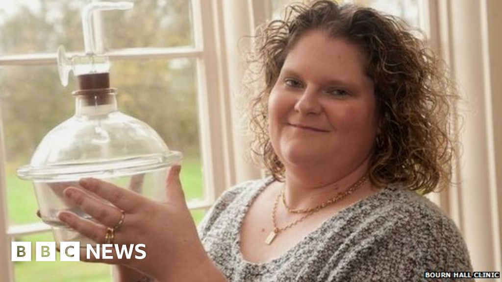 First IVF birth: 'It makes me feel really special' - BBC News