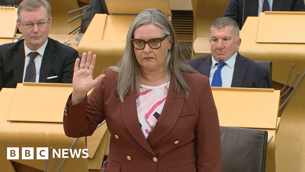 New MSP first to swear allegiance to King Charles