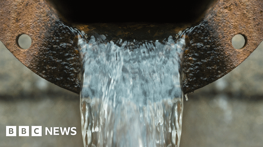 Borders College sewage heating system up for award - BBC News