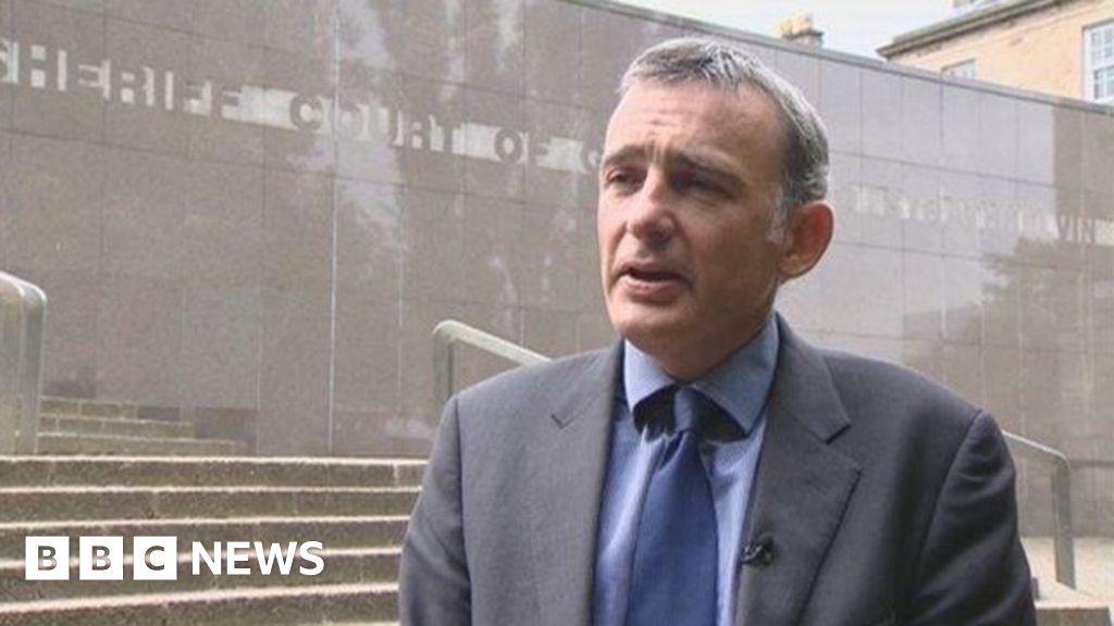 Glasgow bin lorry crash: DVLA system 'is open to abuse' - BBC News