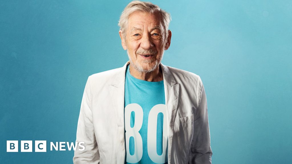 Sir Ian McKellen to celebrate 80th birthday with UK tour - BBC News
