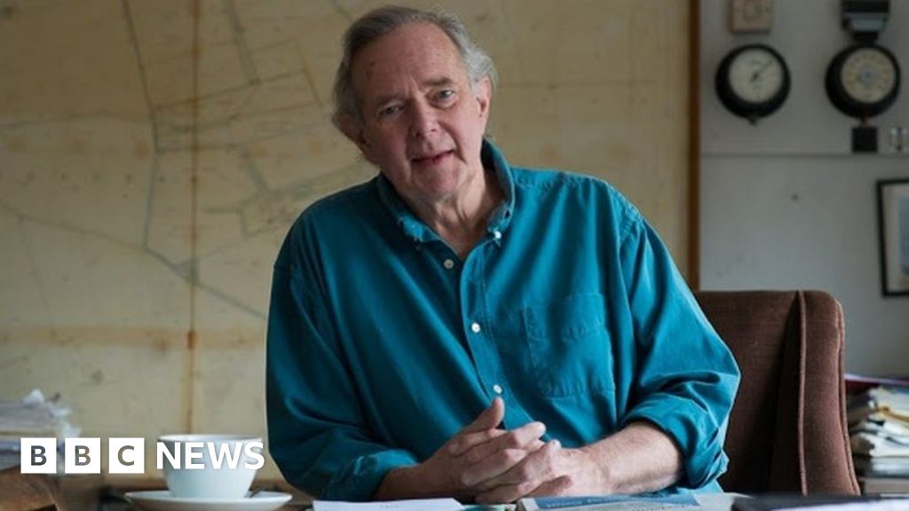 Environmental campaigner Lord Peter Melchett dies, aged 71 - BBC News