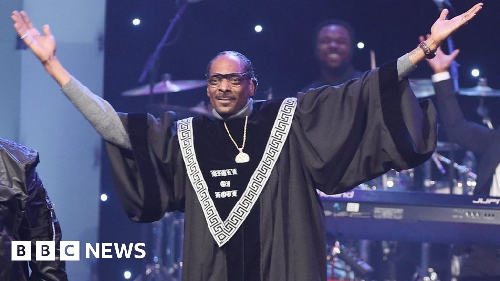 Snoop Dogg tops gospel chart