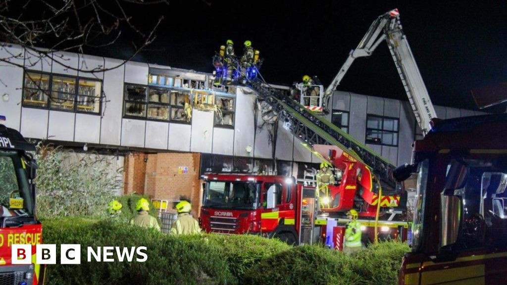 Aldershot fire: 50 firefighters spend night tackling industrial unit ...