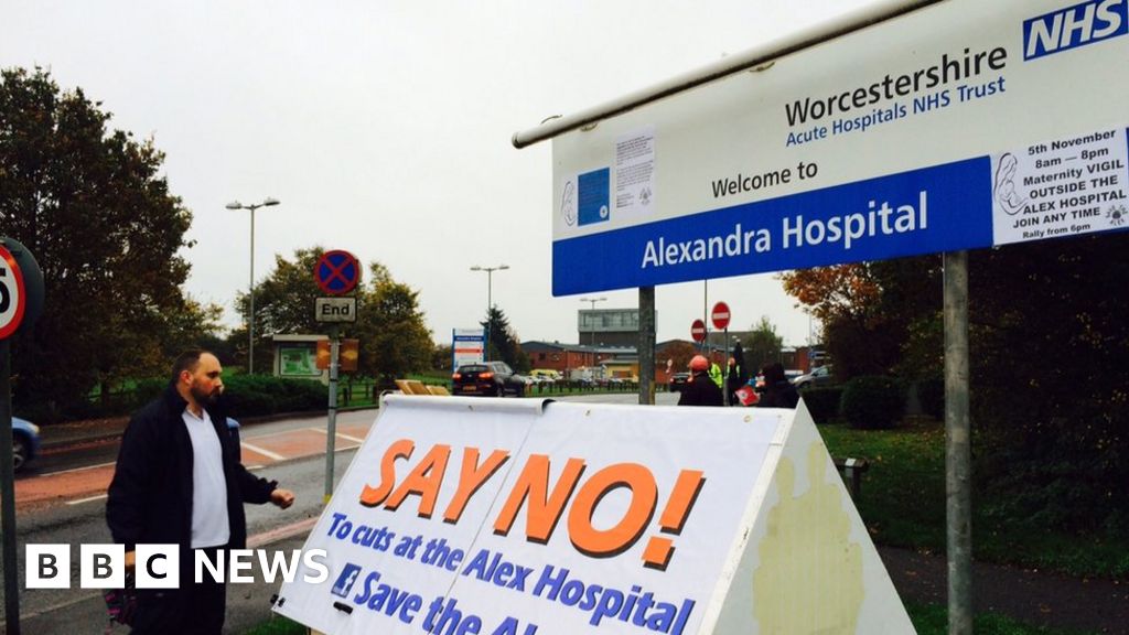Alexandra Hospital vigil over maternity relocation - BBC News