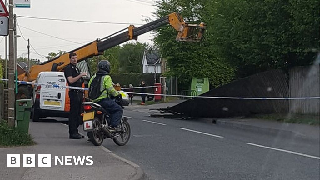 Liphook JCB ram raid: Three held after Co-Op cashpoint theft - BBC News