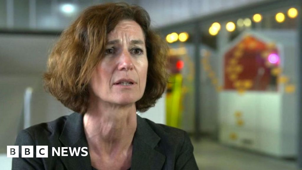 Weca boss leaves with £219,000 golden handshake - BBC News