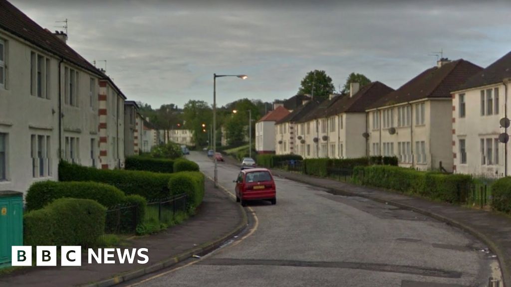 Woman rescued from deliberate fire at Paisley home - BBC News