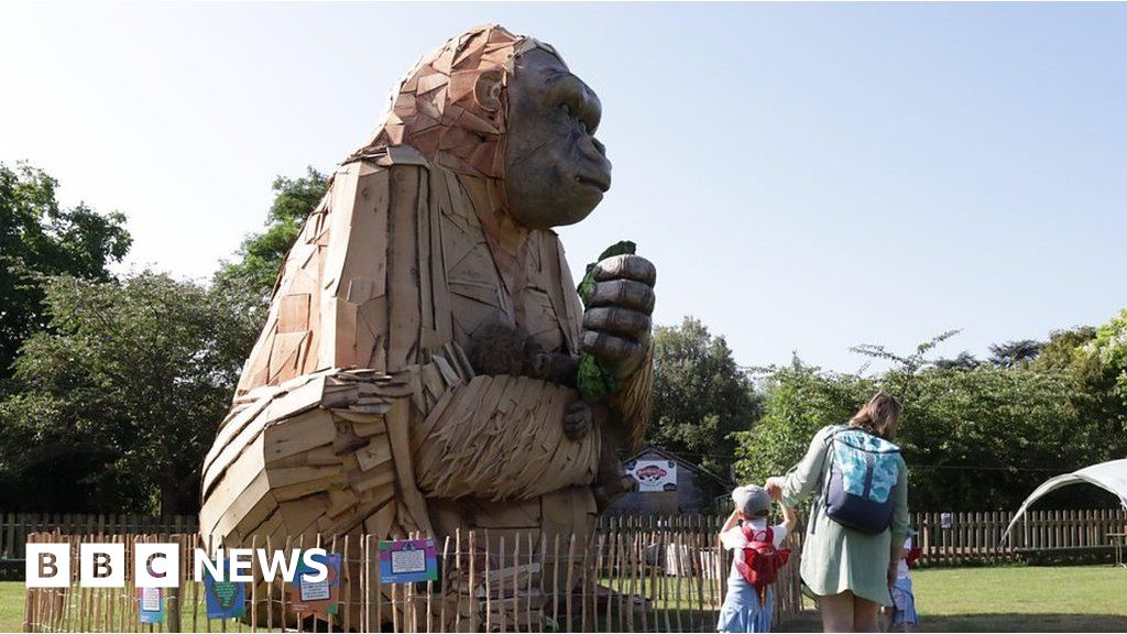 Huge wooden gorilla installed to mark zoo farewell