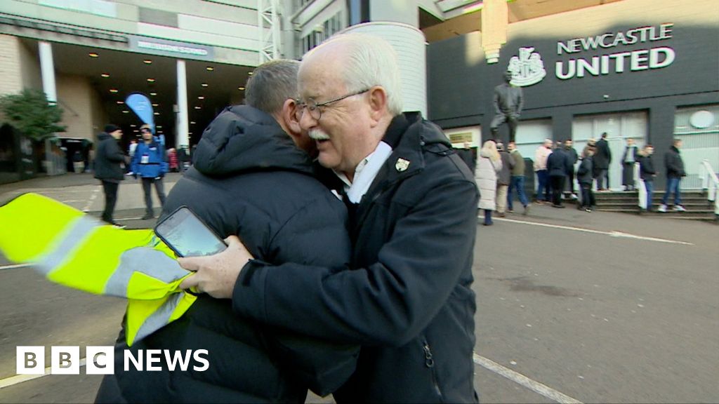 American Newcastle United fan flies 14 hours to watch games - BBC News