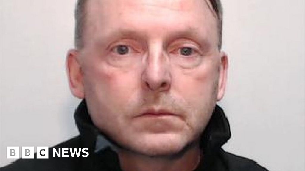 Gardener Karl Alexander defrauded 91-year-old of £300k - BBC News