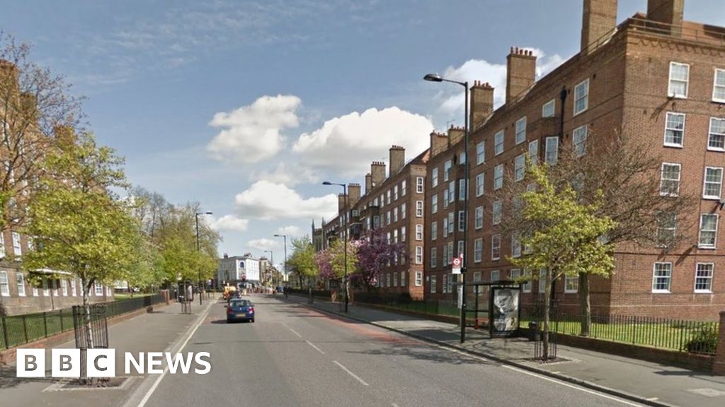 A Met police officer is run over in Hackney - BBC News