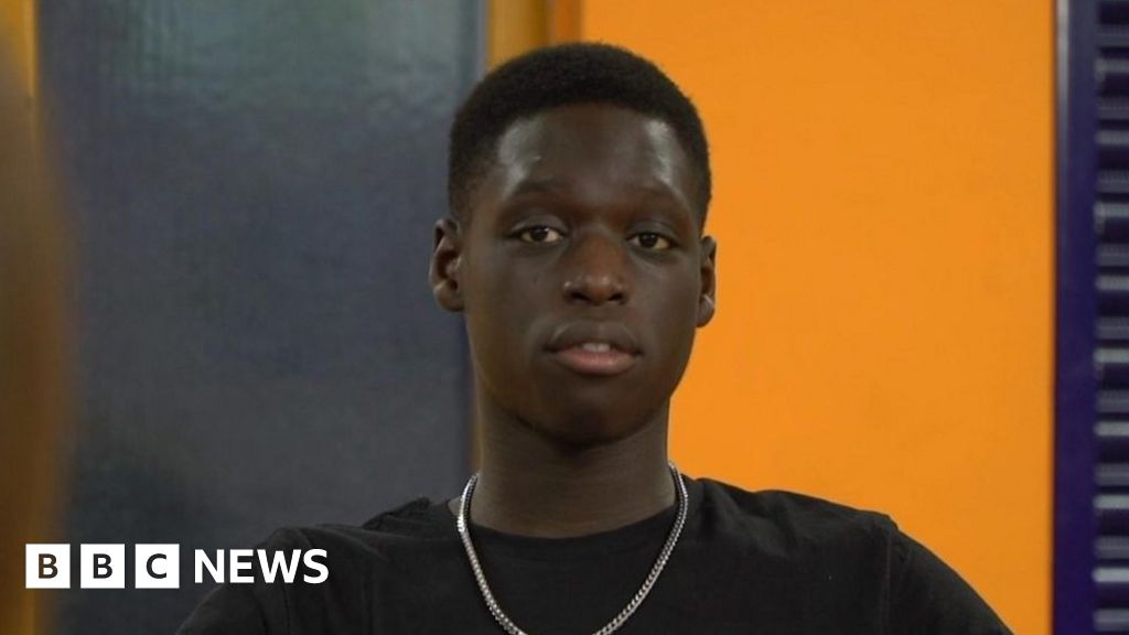 Coronavirus: Life for youth workers and vulnerable teens in lockdown