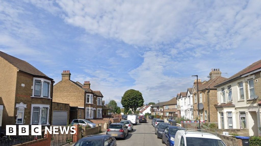 Police appeal after shooting in 'broad daylight' leaves man in hospital