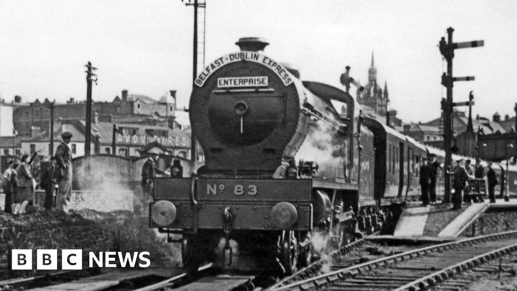 Enterprise rail link between Belfast and Dublin marks 75 years - BBC News