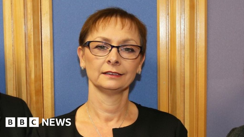 Powys council appoints Dr Caroline Turner as chief executive - BBC News