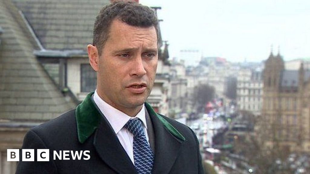 UKIP hopeful Steven Woolfe misses leadership deadline - BBC News