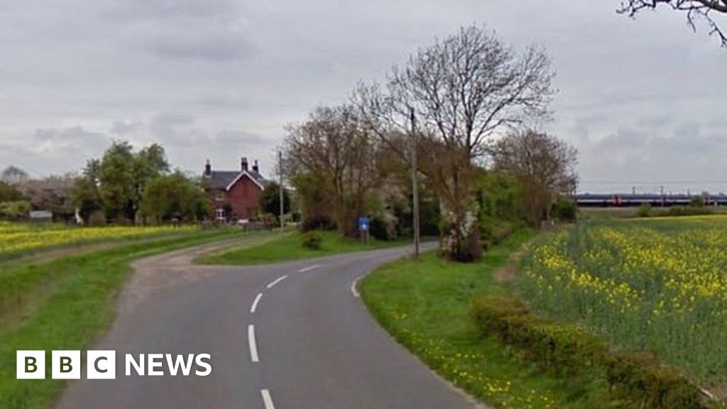 Cyclist dies after Grantham road collision - BBC News