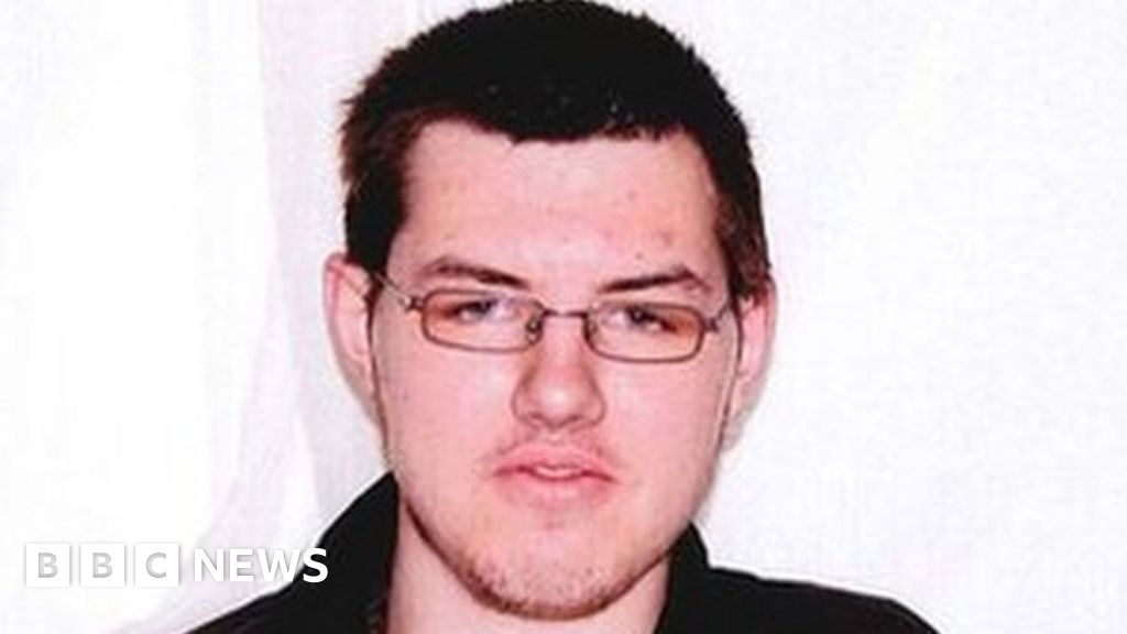 Steven Davidson-Hackett death: Family 'betrayed' by courts - BBC News