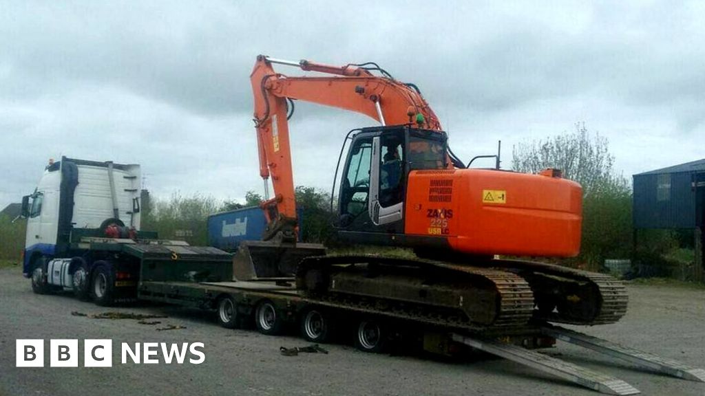 £100,000 digger 'stolen in England' found in Armagh - BBC News