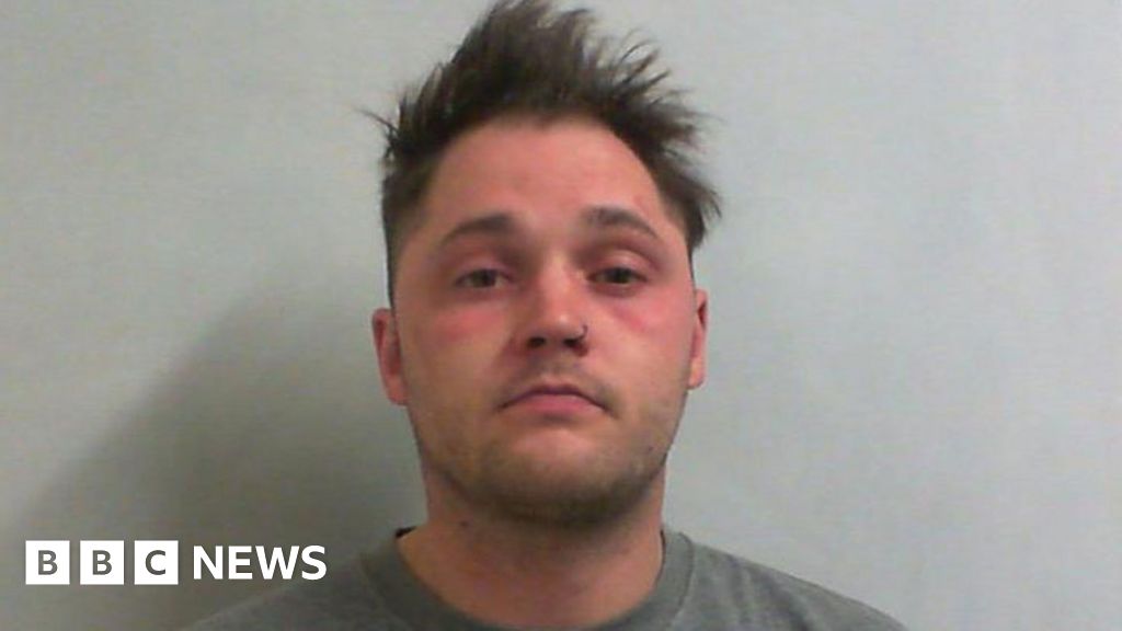 Christopher Coakley jailed over Whitby one-punch death - BBC News