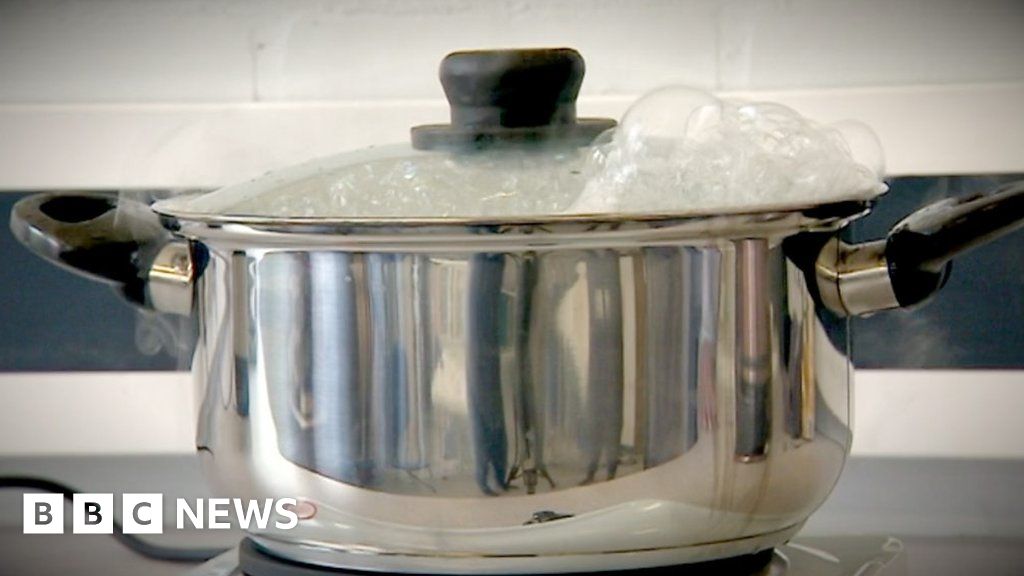 'You could save money by cooking differently' - BBC News