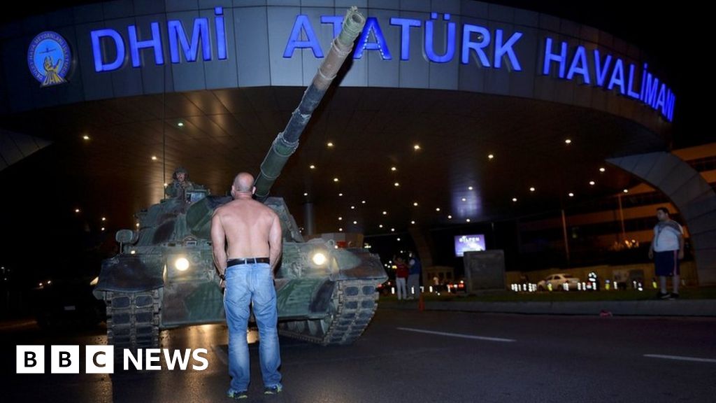 In pictures: Attempted coup in Turkey - BBC News