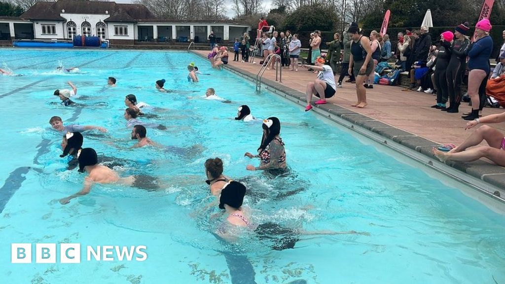 Cheltenham: Swimmers dare polar plunge challenge for charity
