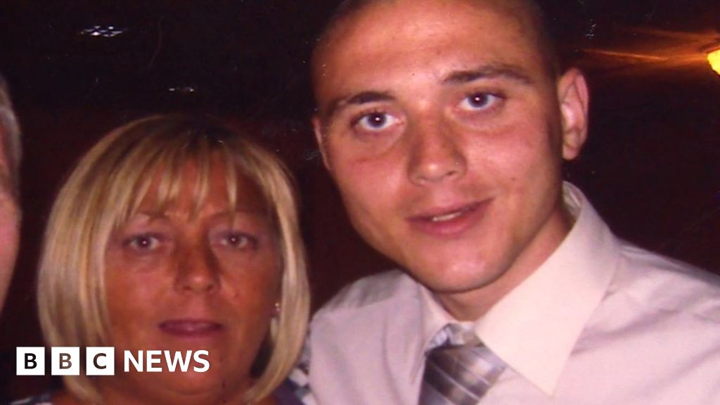 HMP Liverpool: Mum's anger at jail after son killed himself - BBC News