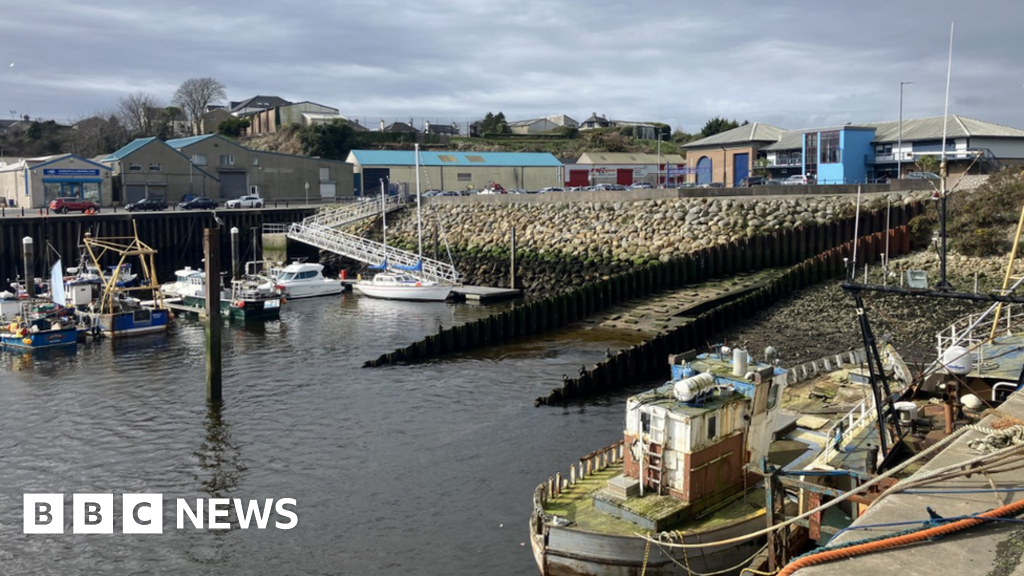 Kilkeel harbour: Worries about structural integrity of fish run - BBC News