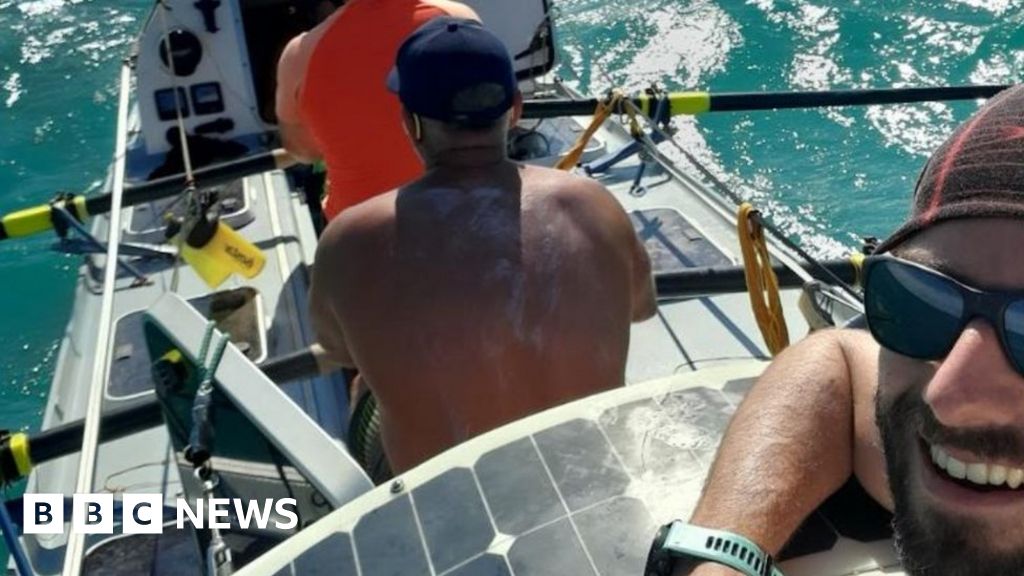 Crew believed to have broken Black Sea rowing record