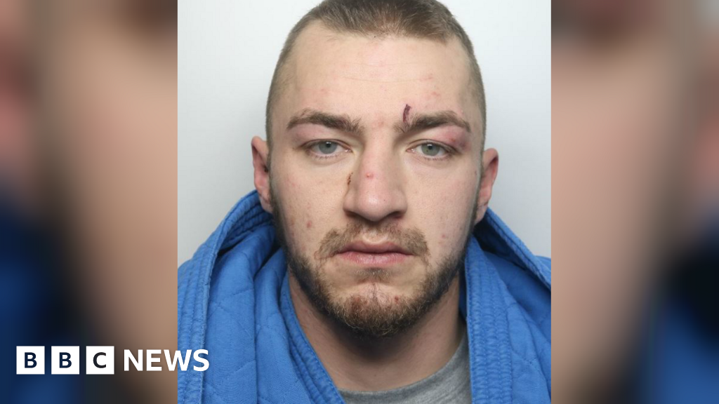 Aaron Booth jailing: 999 call before 'brutal' attack released - BBC News