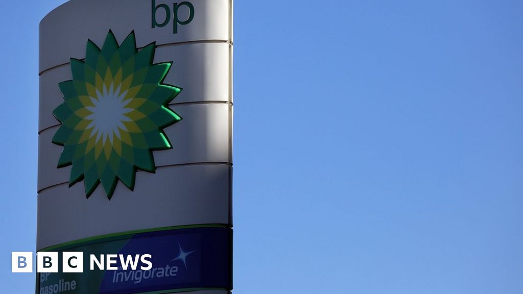 BP fills up with $1.3bn Australian petrol station deal - BBC News