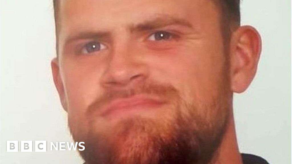 Man guilty of causing fatal crash on Edinburgh road - BBC News