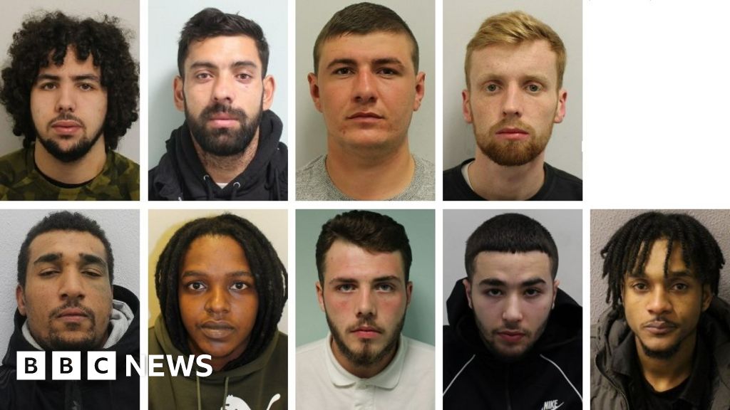 Met Police's most wanted: Images released of 10 robbery suspects - BBC News