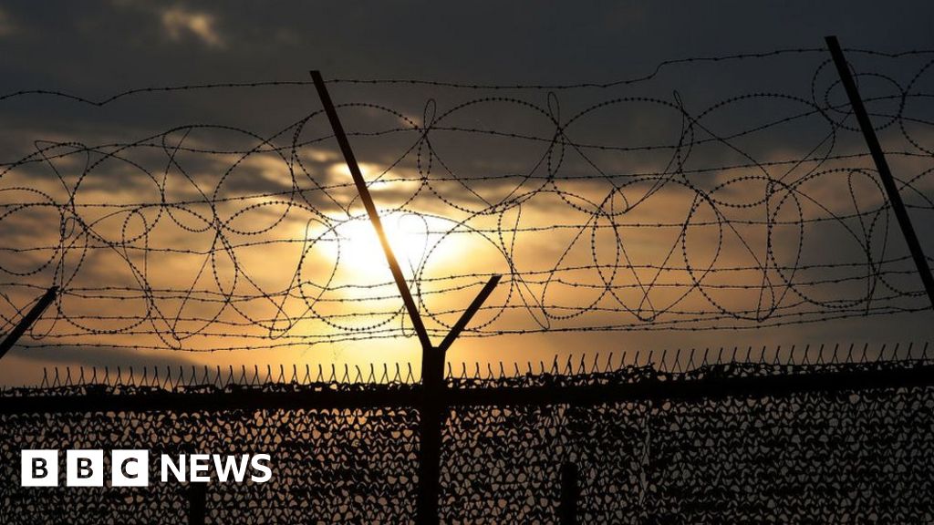 What's life like on the border with North Korea? - BBC News
