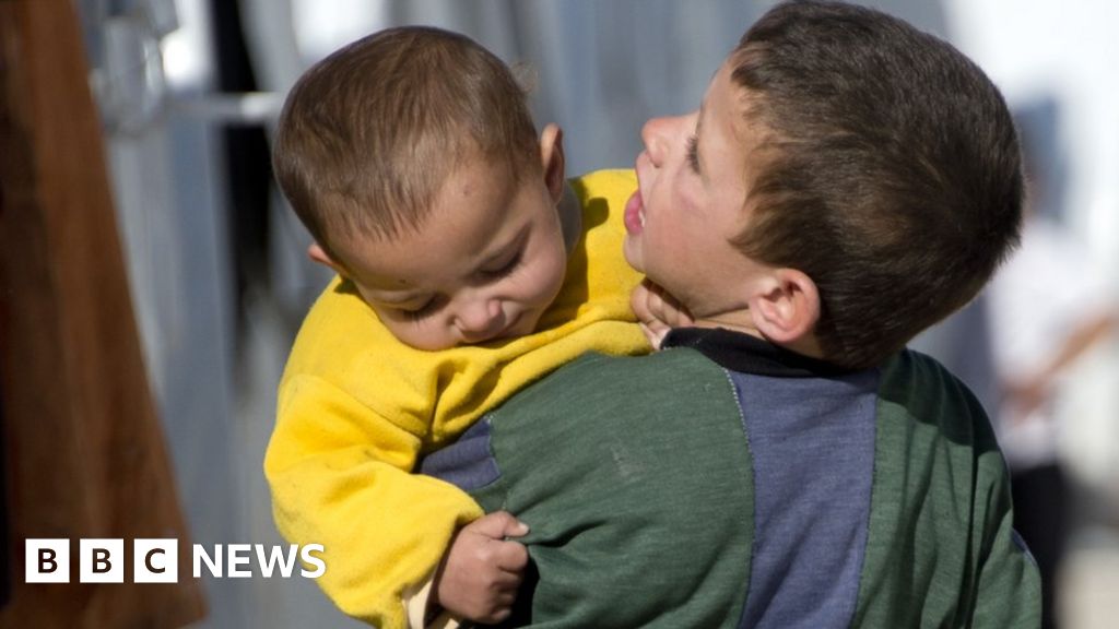 Israel 'to take in 100 Syrian orphans' - BBC News