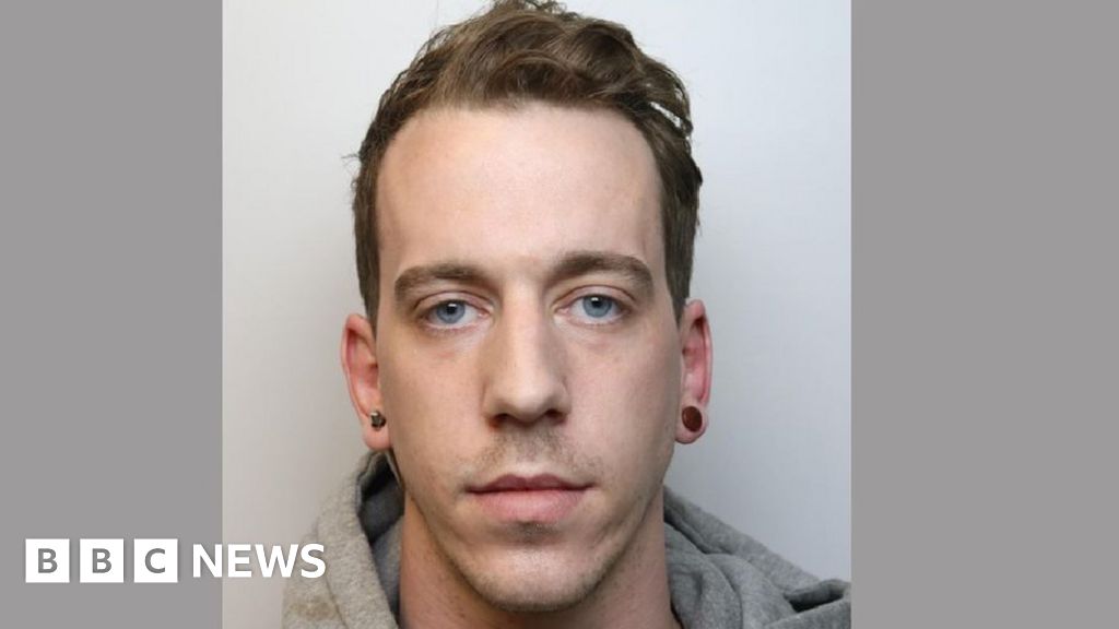 Wiltshire man jailed for 14 years for baby's manslaughter - BBC News