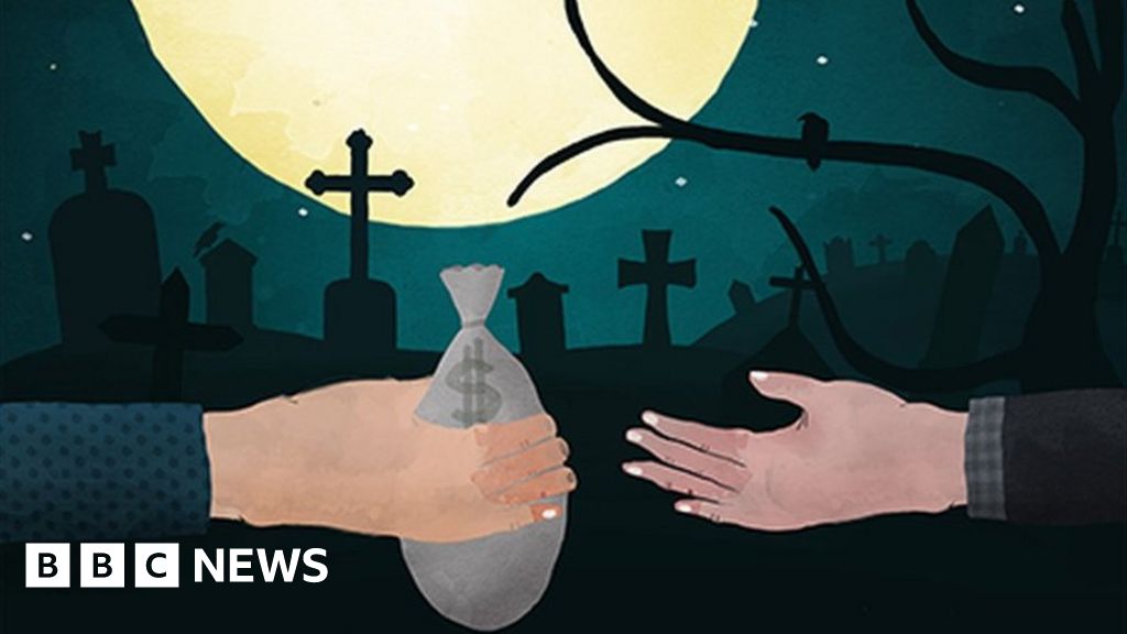 Romania virtual gallery turns corruption into art - BBC News