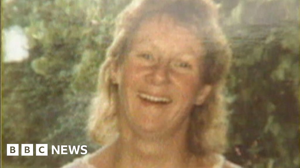 Vera Holland murder: Appeal renewed on 20th anniversary - BBC News