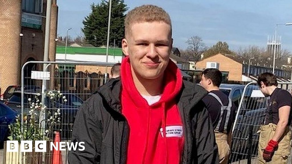 Toxteth teen transforms wasteland into community garden - BBC News