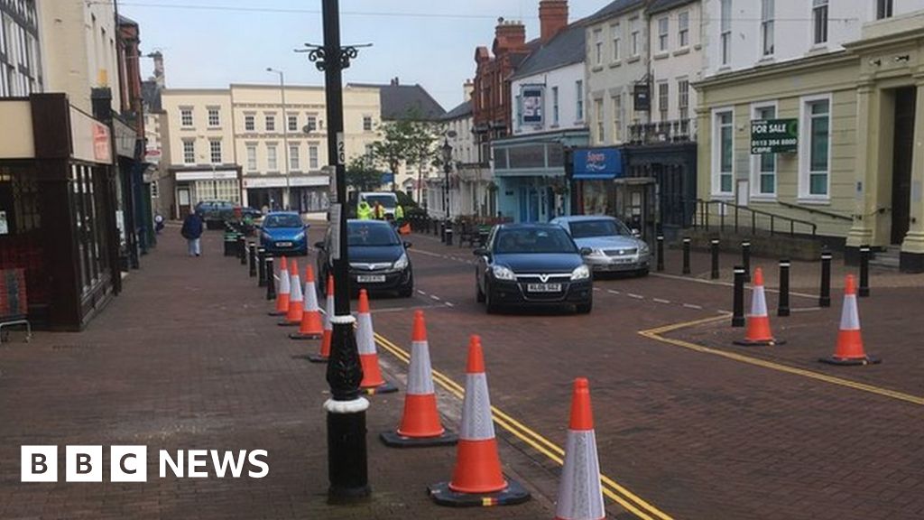 Holywell High Street to open to cars again permanently - BBC News