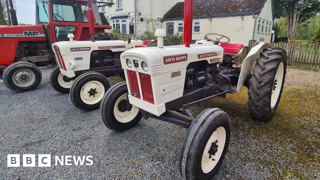Dozens of tractors in dementia charity run through Worcestershire