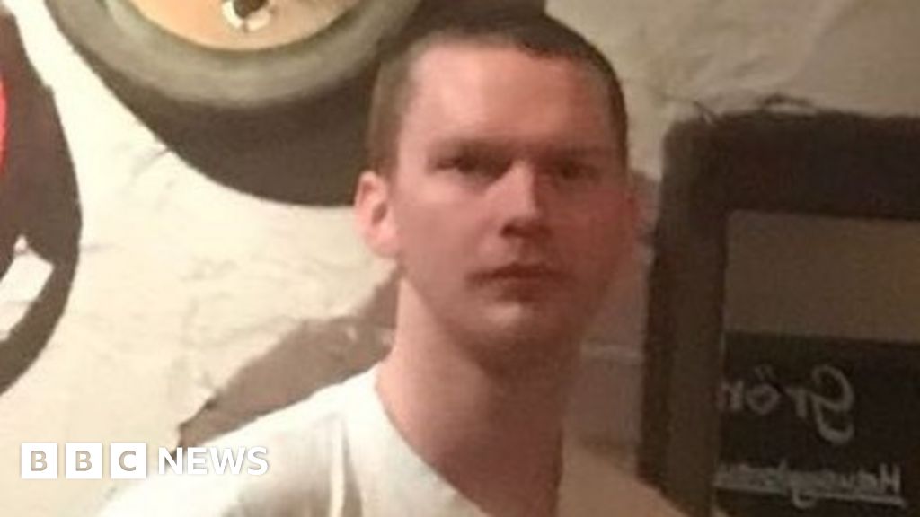 Liam Colgan: More possible sightings of missing man in Hamburg - BBC News