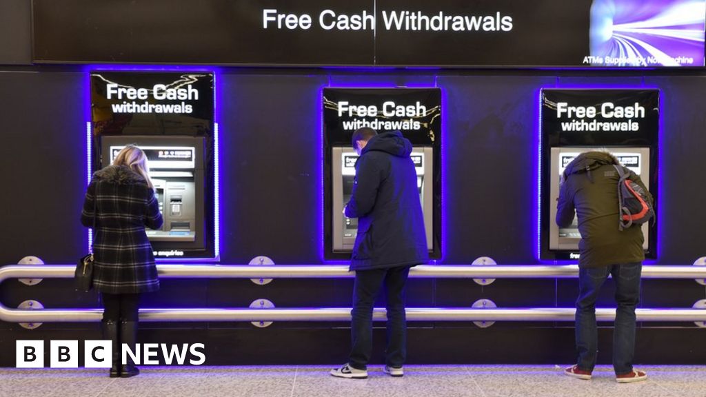 Free cash machines vanishing at alarming rate, says Which? - BBC News